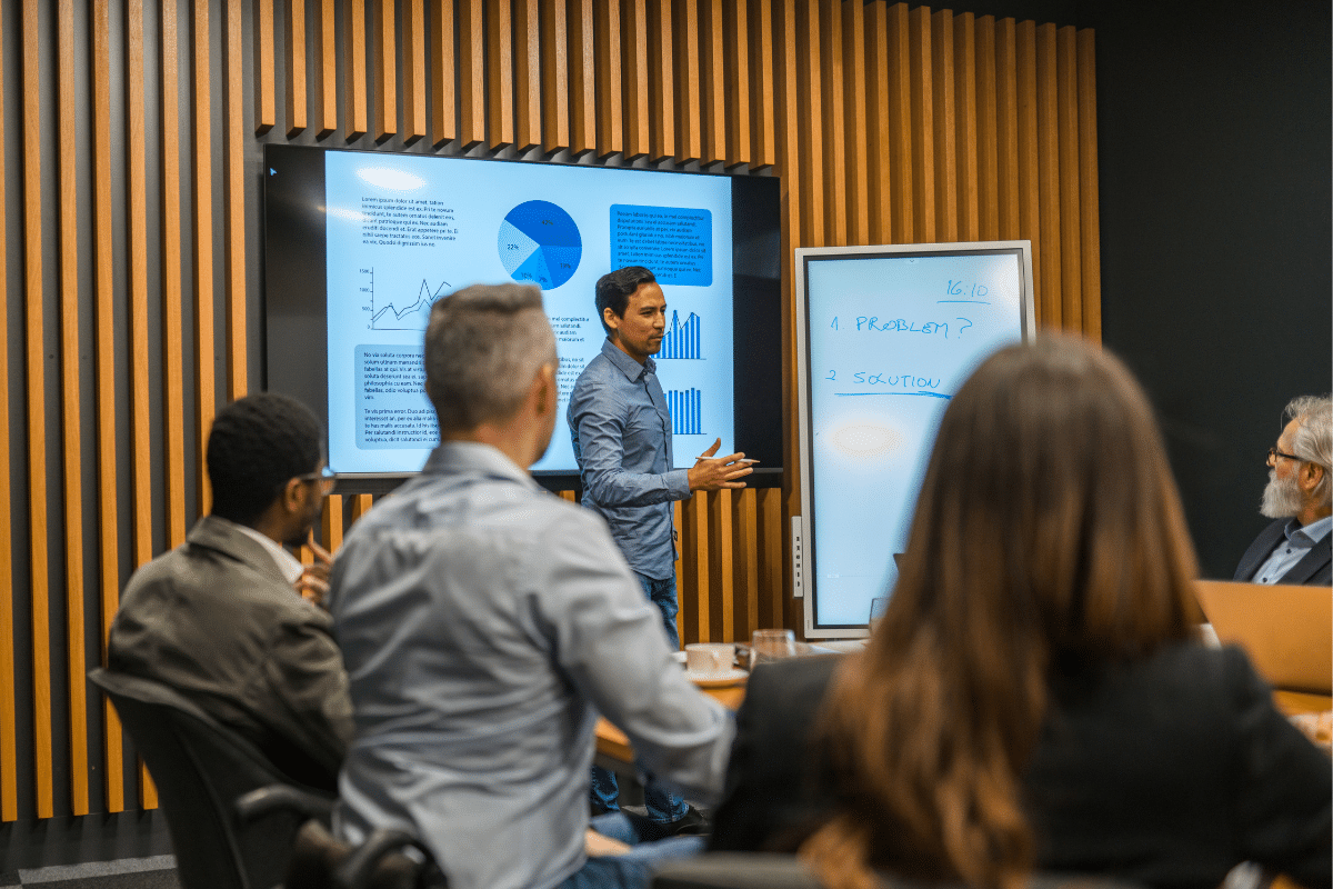 Board portal comparison: Aprio vs BoardEffect | Aprio