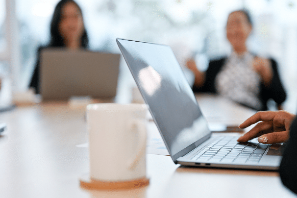 Board portal comparison: Aprio vs BoardEffect | Aprio